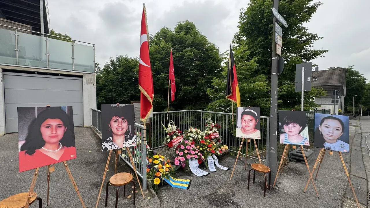32 years pass since Solingen racist attack in Germany that killed five ...